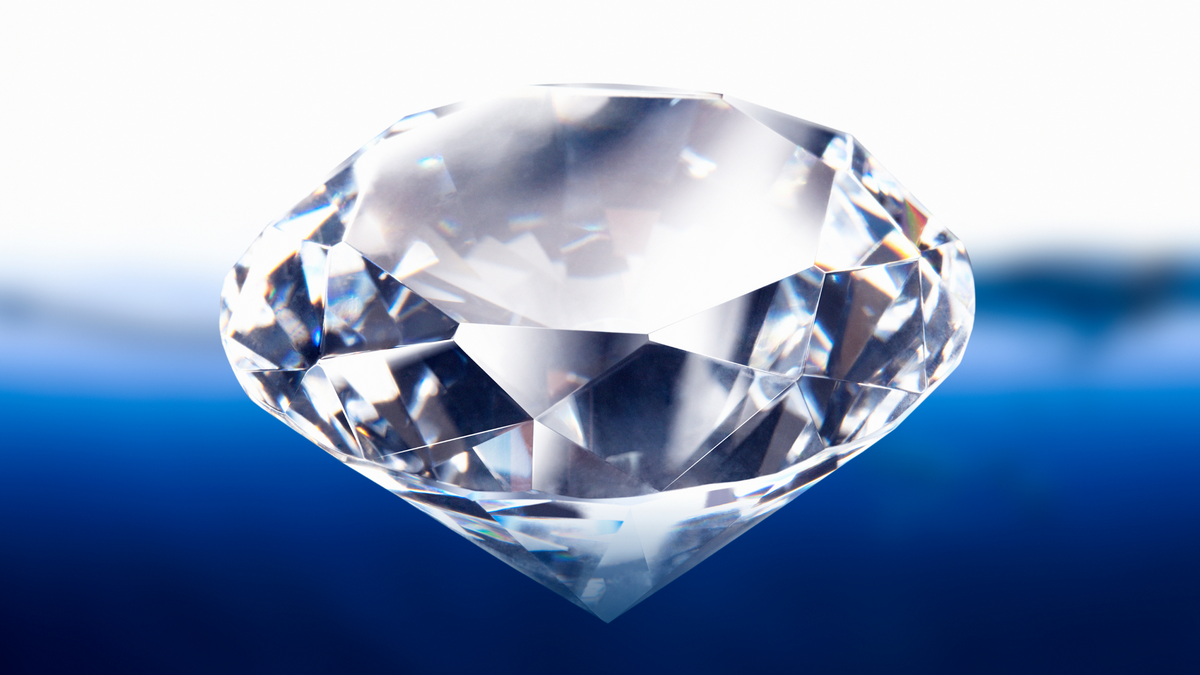 What Makes A Diamond Sparkle? – WM Harold Jewelers